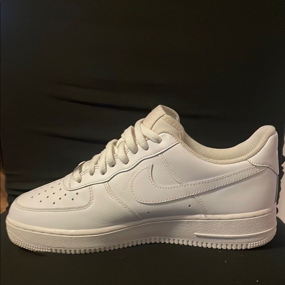 Nike | Shoes | Nike White Leather Sneakers Classic Design | Poshmark